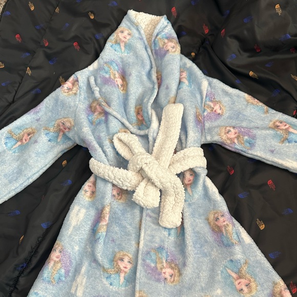 Disney | Pajamas | Elsa Fleece Panama Robe Excellent Condition | Poshmark
